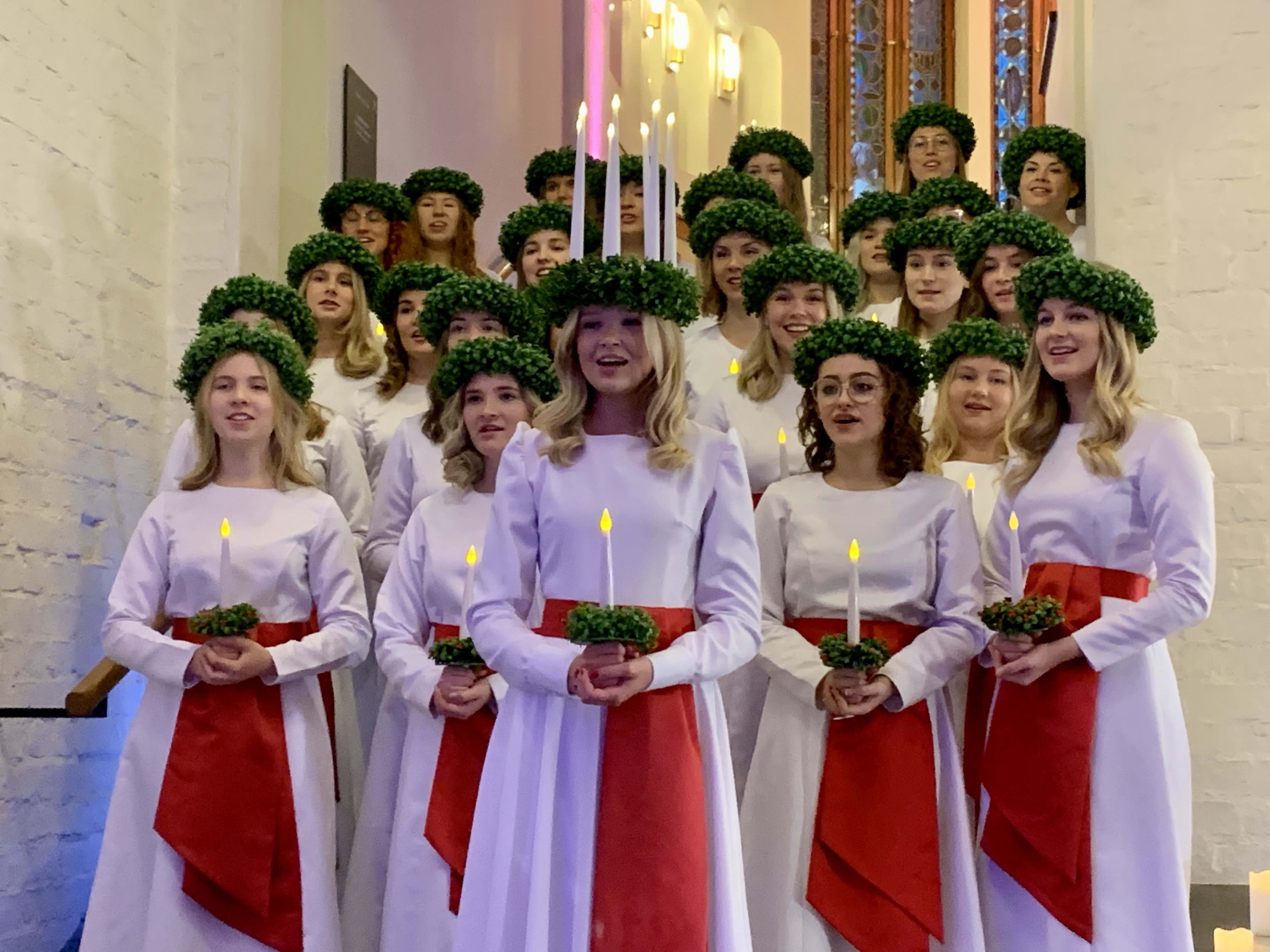 Ville Virtanen och Birthe Wingren i vimlet | Yle Areena