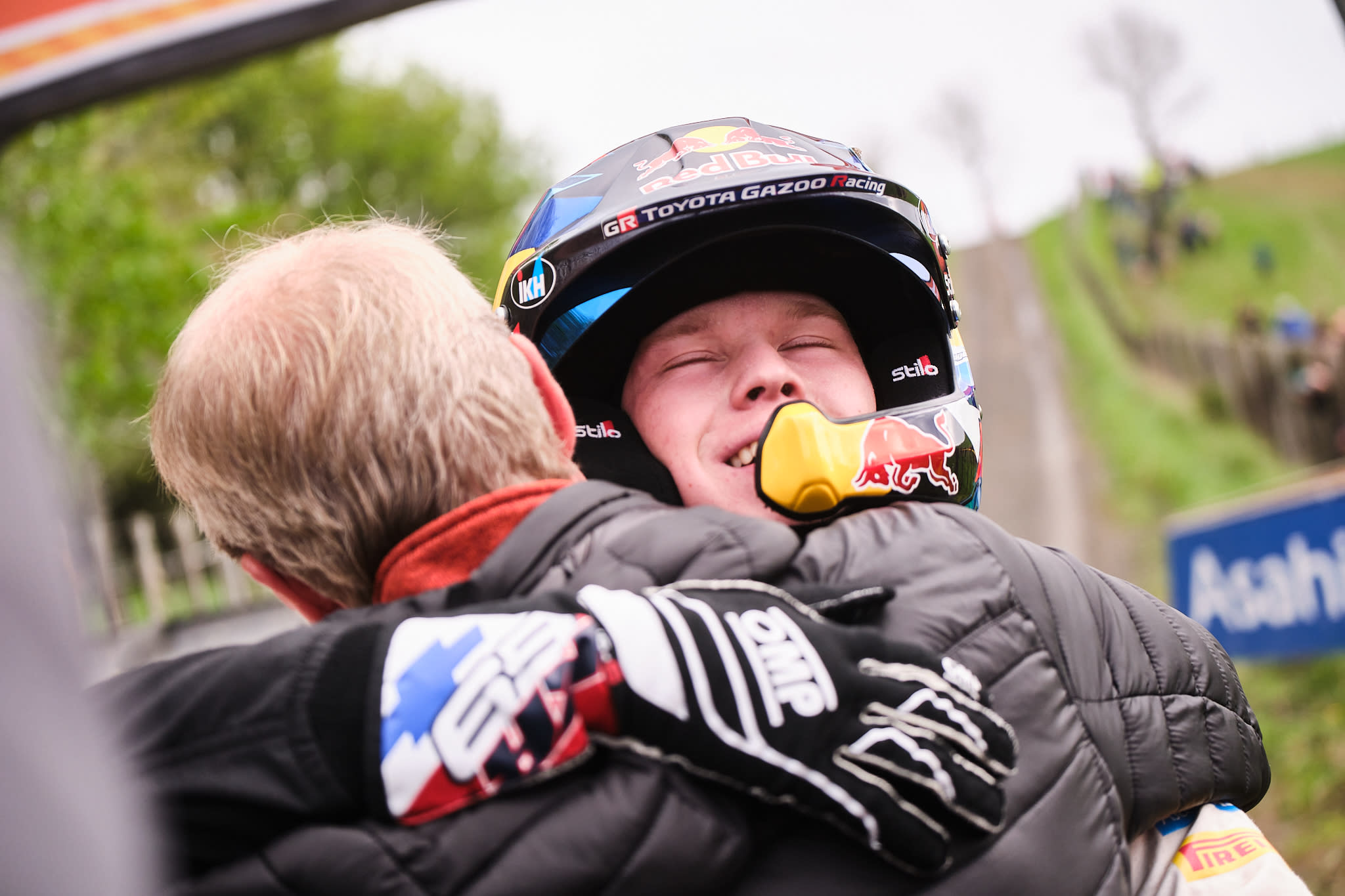 Harri Rovanperä liikuttui poikansa maailmanmestaruudesta | Rallin MM ...