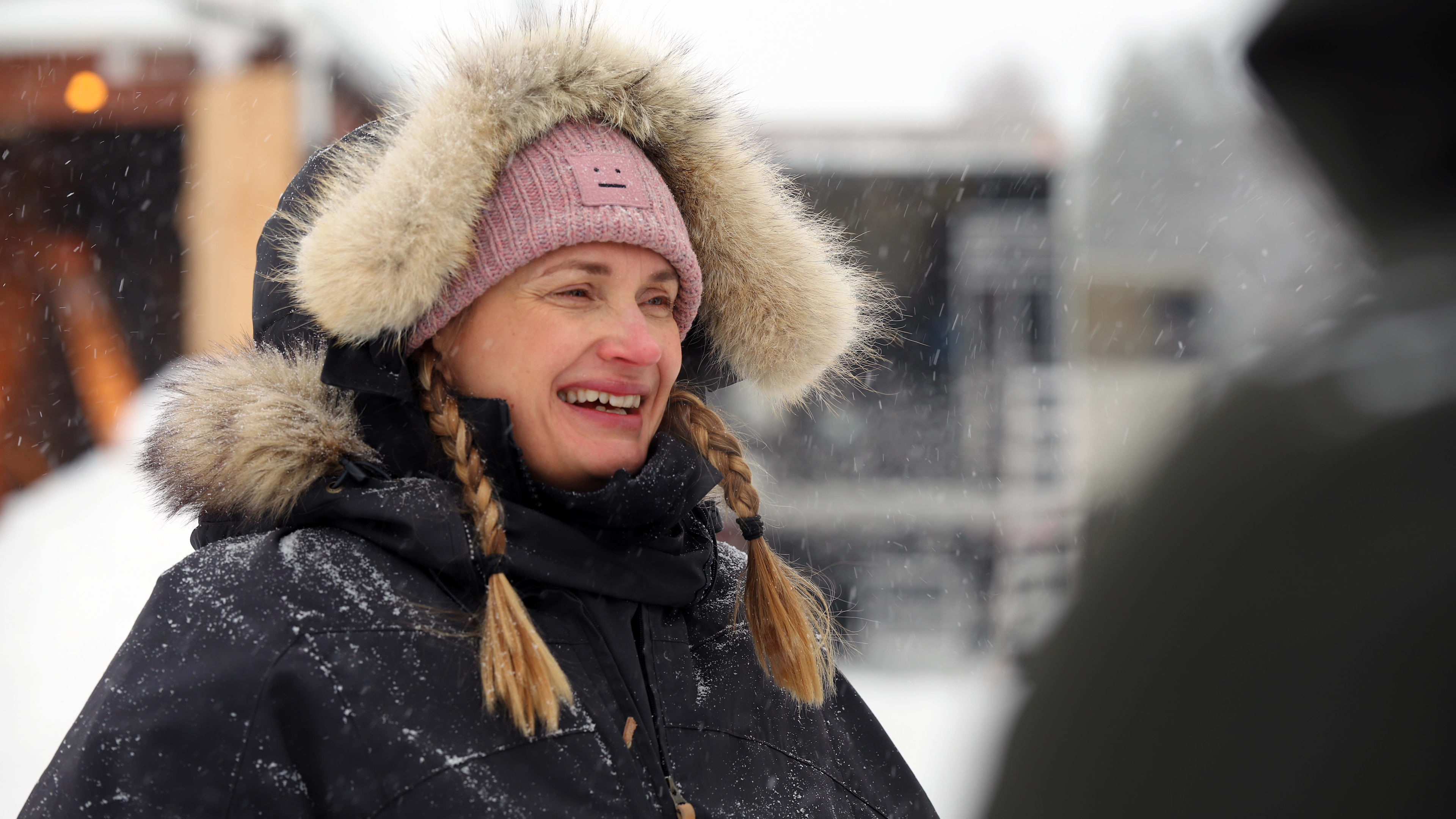 Elokuvaohjaaja Miia Tervo kertoo uudesta "Ohjus" elokuvastaan | Yle ...