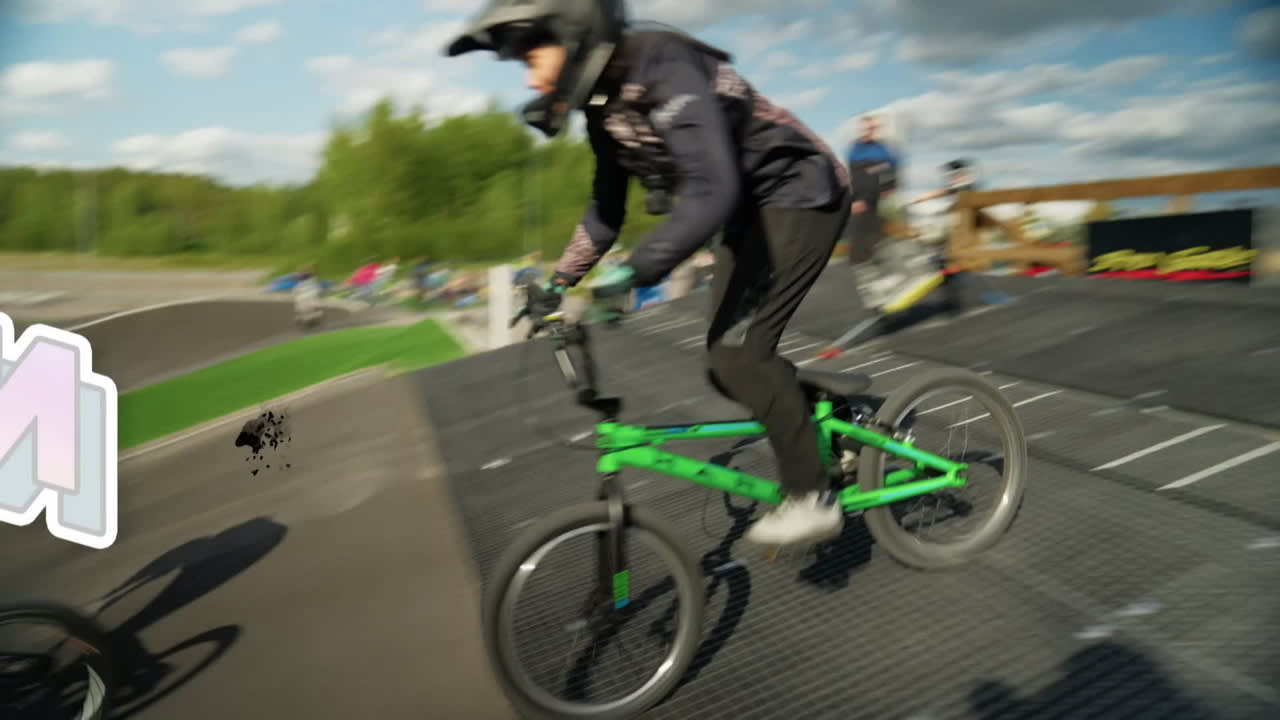 Nikki rides bikes | Yle Areena