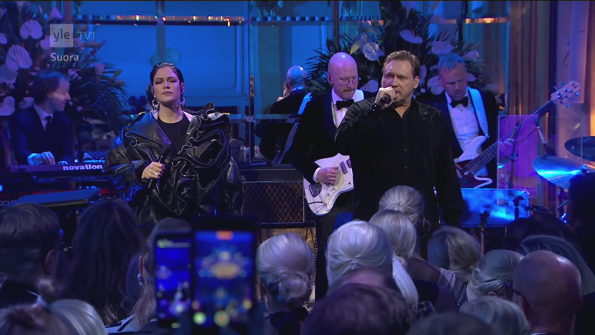 Jenni Vartiainen & Samuli Edelmann: Levottomat | Linnan juhlat 2023 | Yle Areena