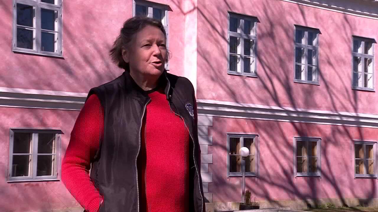 Tuulikki kunnosti kartanon | Svenskfinland runt | Yle Areena