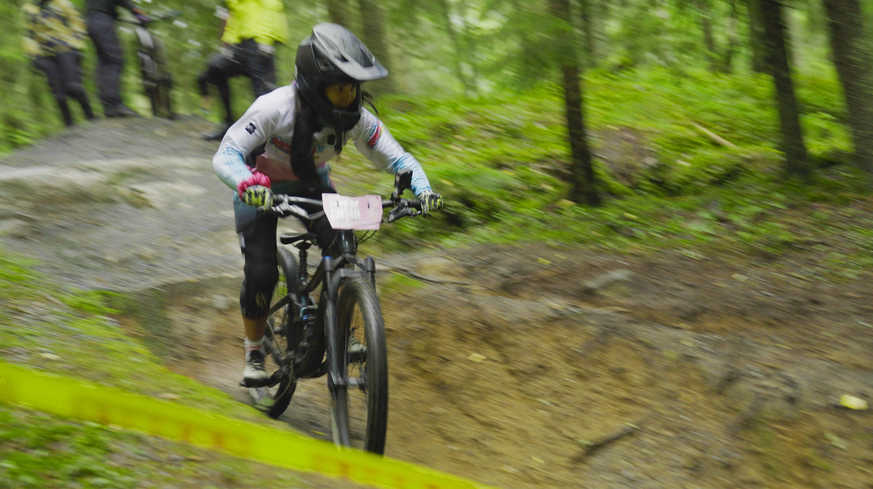 Nikki rides bikes | Yle Areena