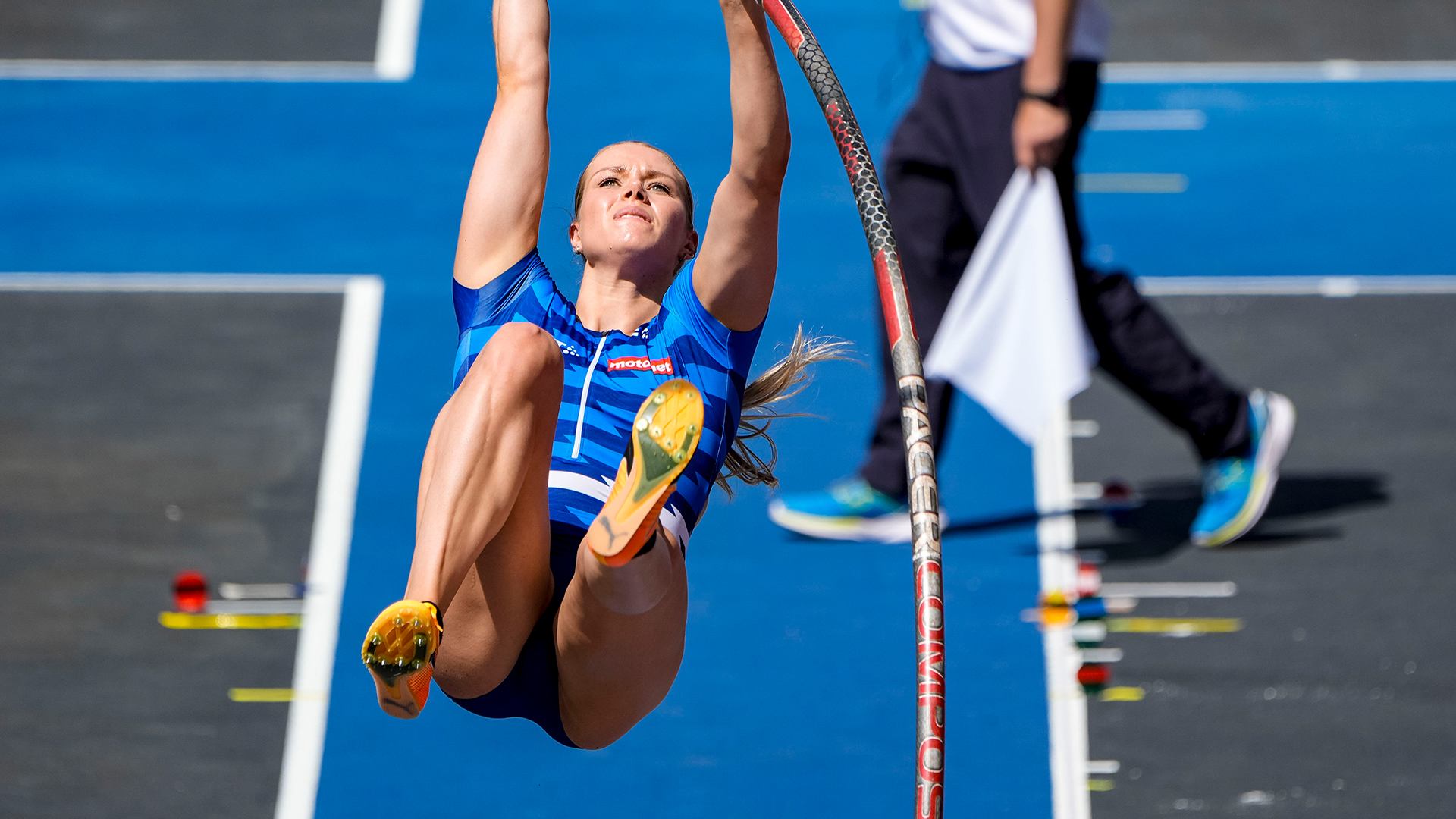 Elina Lampela ylitti 450 toisella hypyllään | Yleisurheilun EM | Yle Areena