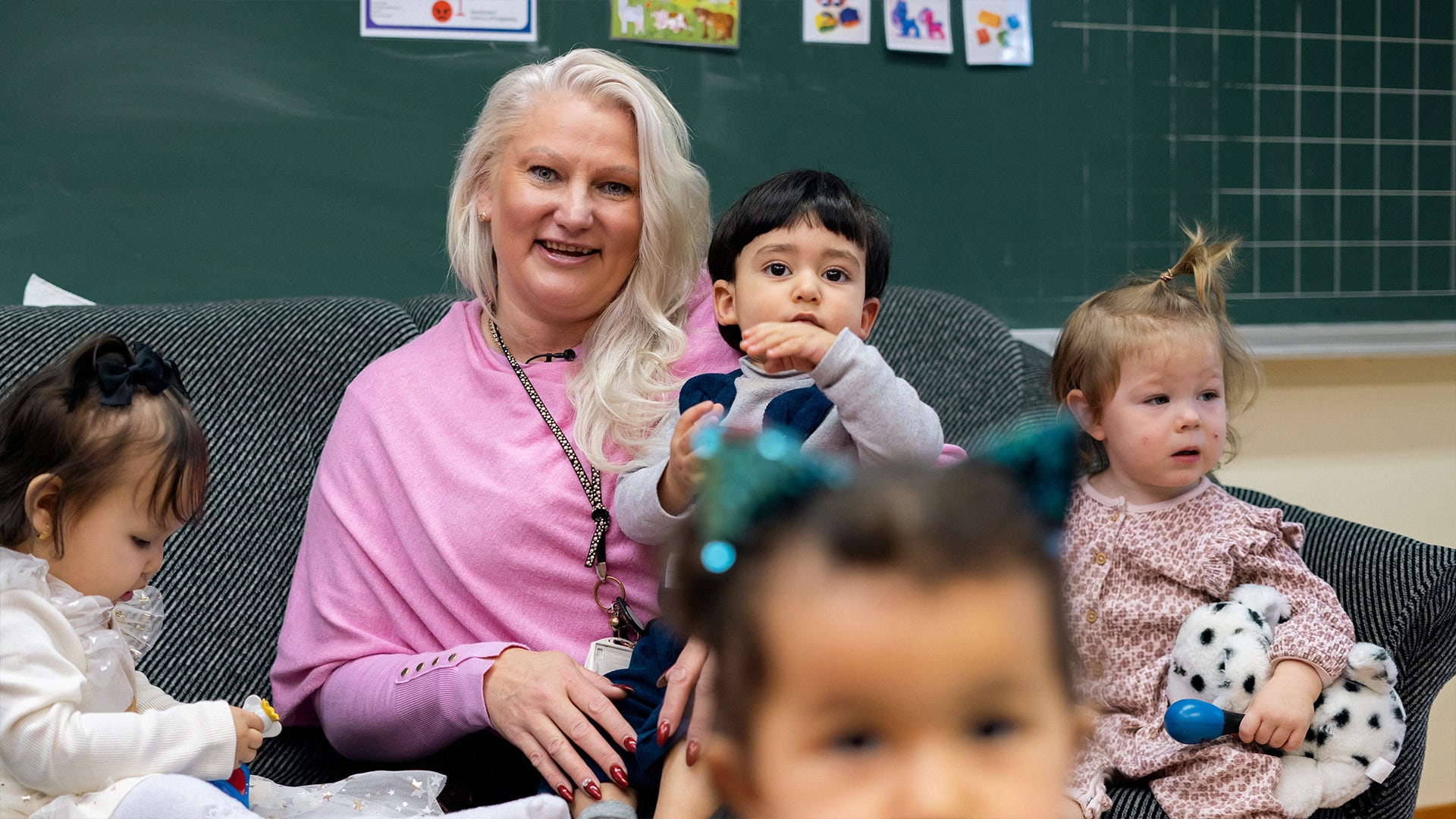 Lastenhoitaja Irina Kiis, osa 1/2 | Töissä Suomessa | Yle Areena