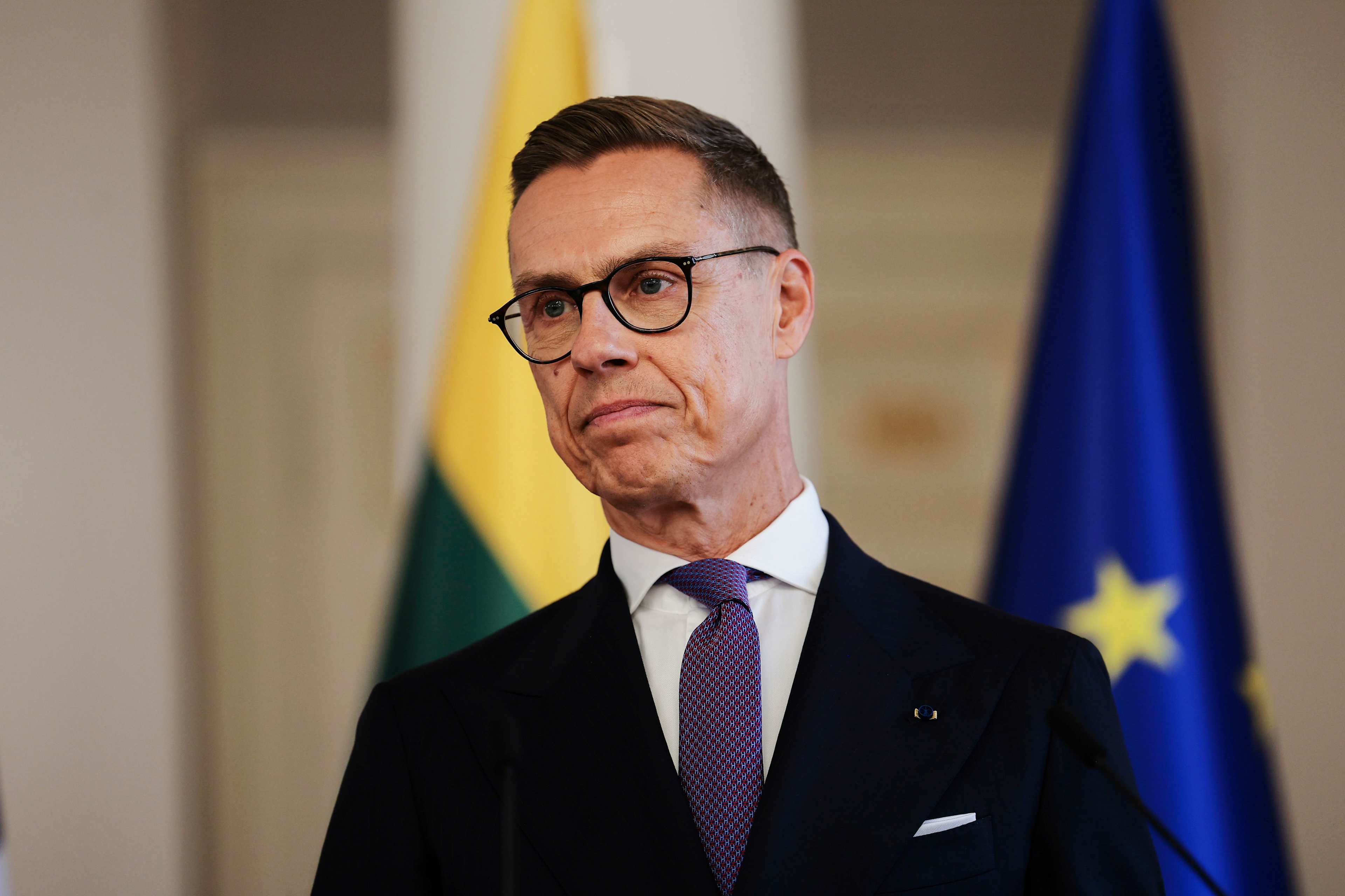 Presidentti Stubbin tiedotustilaisuus suomalaismedialle Pariisissa ...
