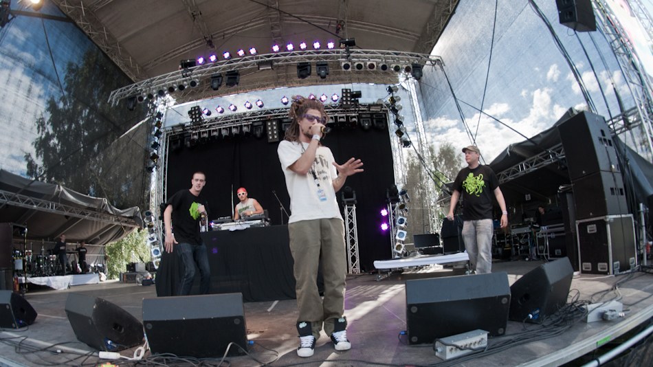 Juno muuttui suositusta rap-artistista levyttäväksi artistiksi | YleX ...