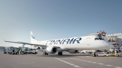 Liikunnallinen, lentokoneteemainen musiikkileikkihetki ...