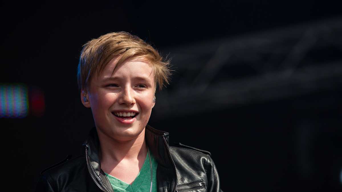 Teinisensaatio Isac Elliot paljastaa: Joululevy ja uusi albumi ovat ...