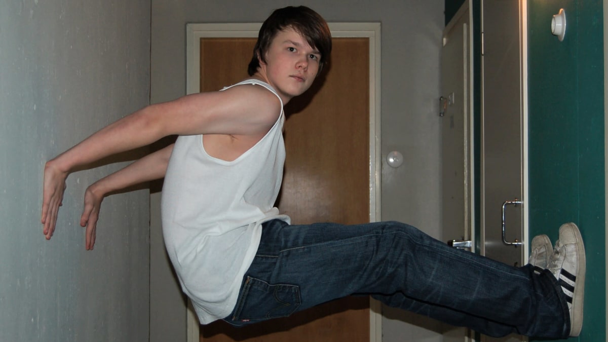 Dokumenttiohjaaja Sami Kieksi, 32, oivalsi vasta aikuisena, että kiusatun pojan karu lapsuus voi ...