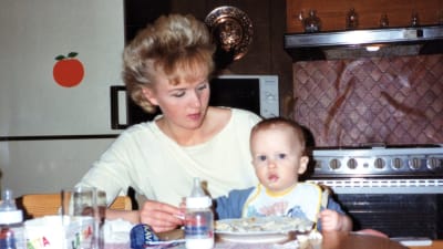 Dokumenttiohjaaja Sami Kieksi, 32, oivalsi vasta aikuisena, että kiusatun pojan karu lapsuus voi ...