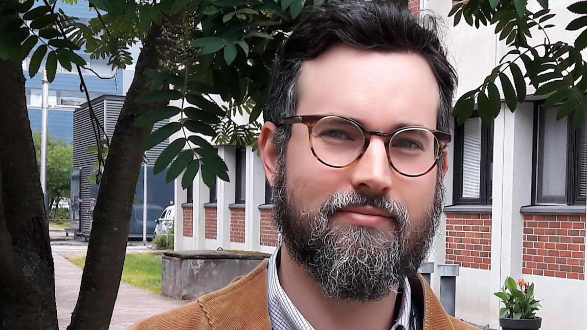 Rabbi Simon Livson haluaa auttaa ihmisiä elämään juutalaisuuttaan ...