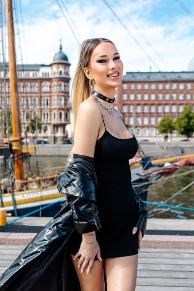 Sinkut paljaana -sarjan uudella kaudella puhutaan rahasta – Neljäs kausi Yle Areenassa 1 ...