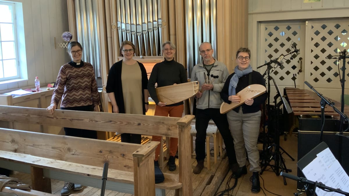 Musiikkijumalanpalvelus kutsuu hälinästä hiljaisuuteen – Yle Radio 1 ...