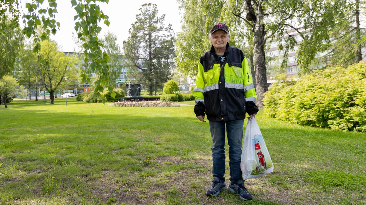 ”Pullo-Eki” on siivonnut roskia Tornion kaduilta jo 58 vuoden ajan ...