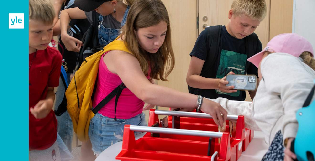 Lugnare i klassen och livligare på rasten – mobilfri skola blev succé i ...