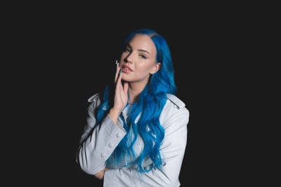 Tässä ovat vuoden viisi lupaavinta kotimaista artistia – 24-vuotias Bee ...