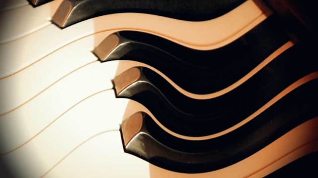 Outoja soittimia vai kummaa musiikkia? Avaruusromua 28.6.2015 ...