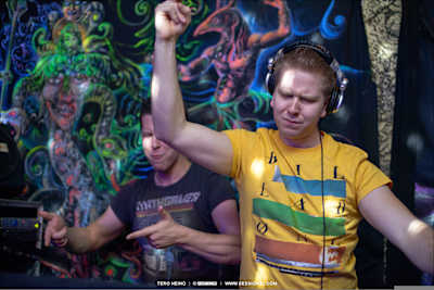 Symon & Jay – Nosteessa radio – yle.fi