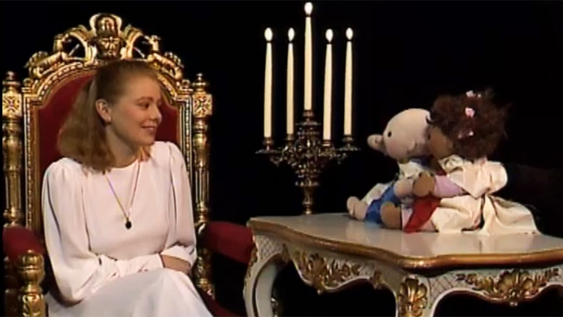 Lucia 1988 träffar Lilla O och Molly | Yle Areena