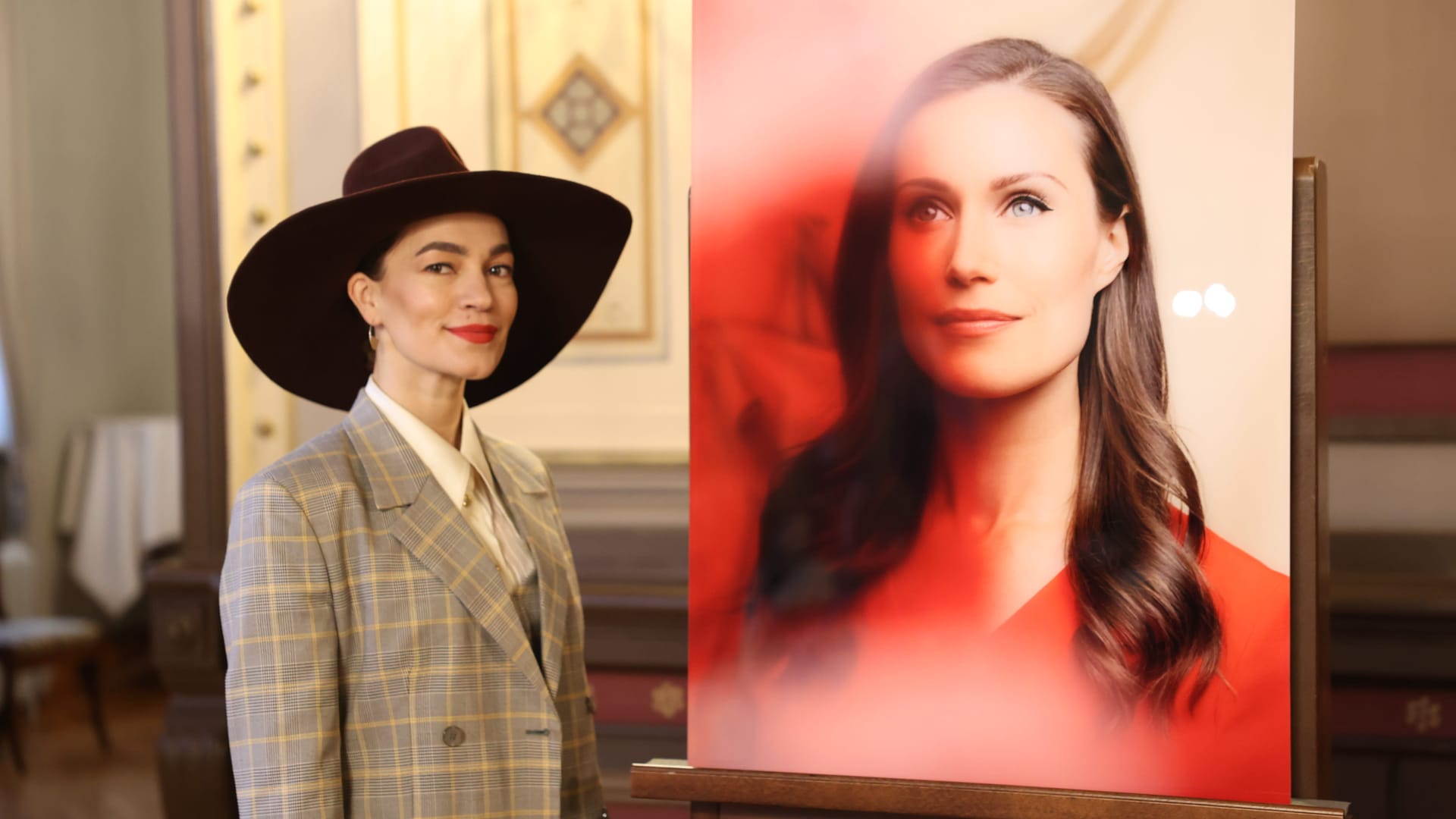 Sanna Marinin muotokuva paljastettiin Tamperella | Yle Pirkanmaan ...