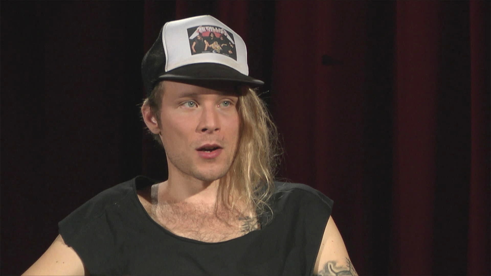 Prat med Simon Zion | Ensam på scenen | Yle Arenan