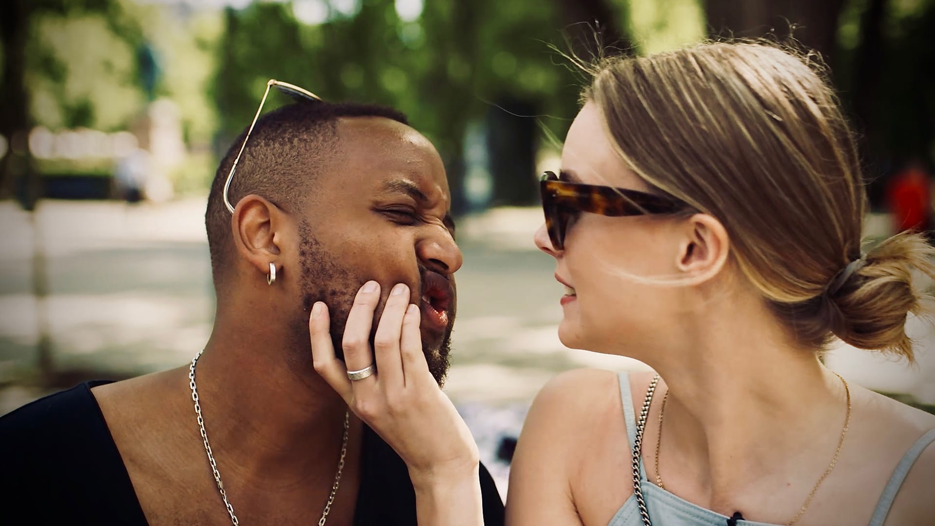 K1, J2: Hotelli Kash King | Hotelli Kash King | Yle Areena