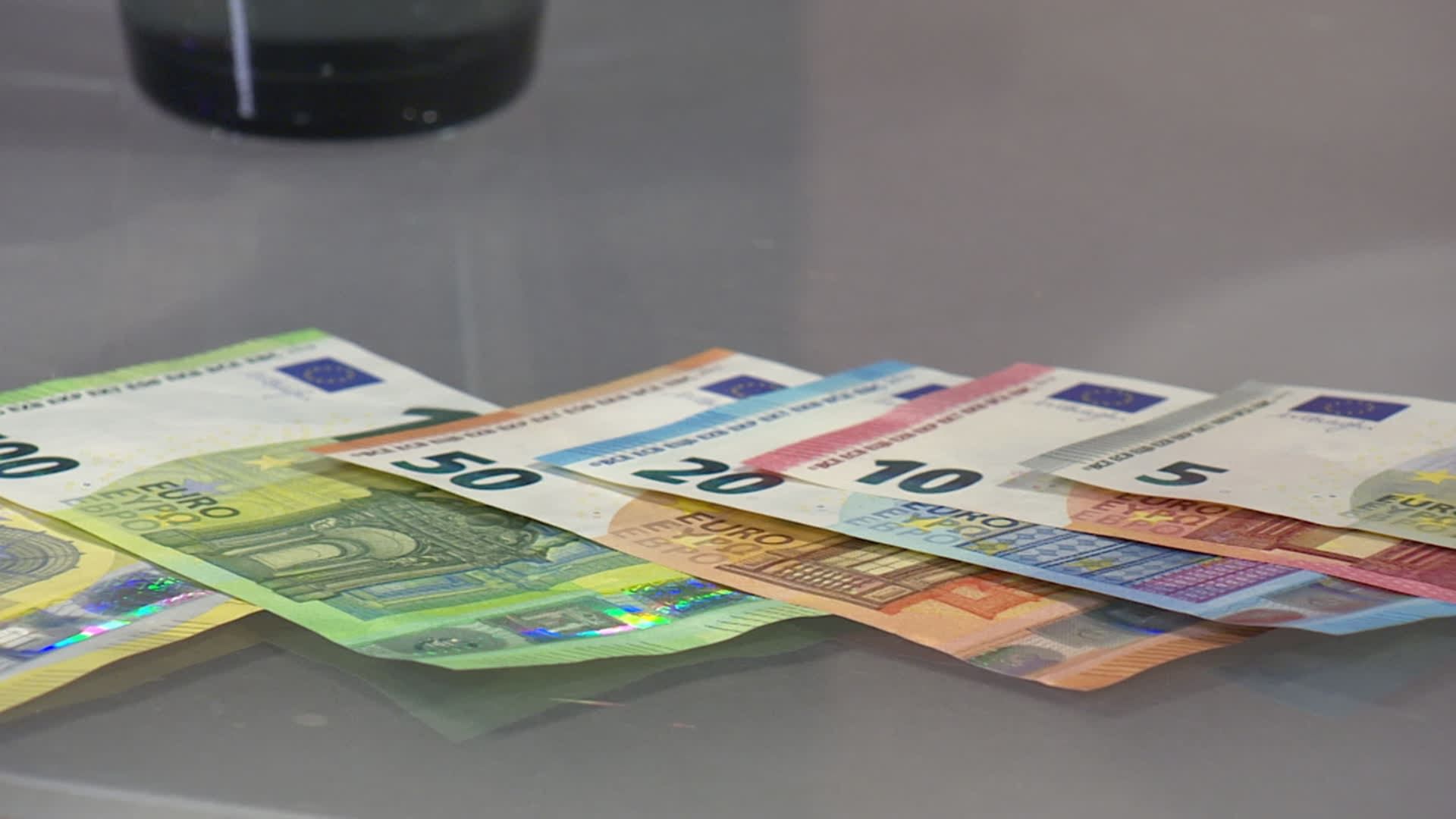 Uudet eurosetelit esittelyssä | Ylen aamun klipit 2018-2019 | Yle Areena