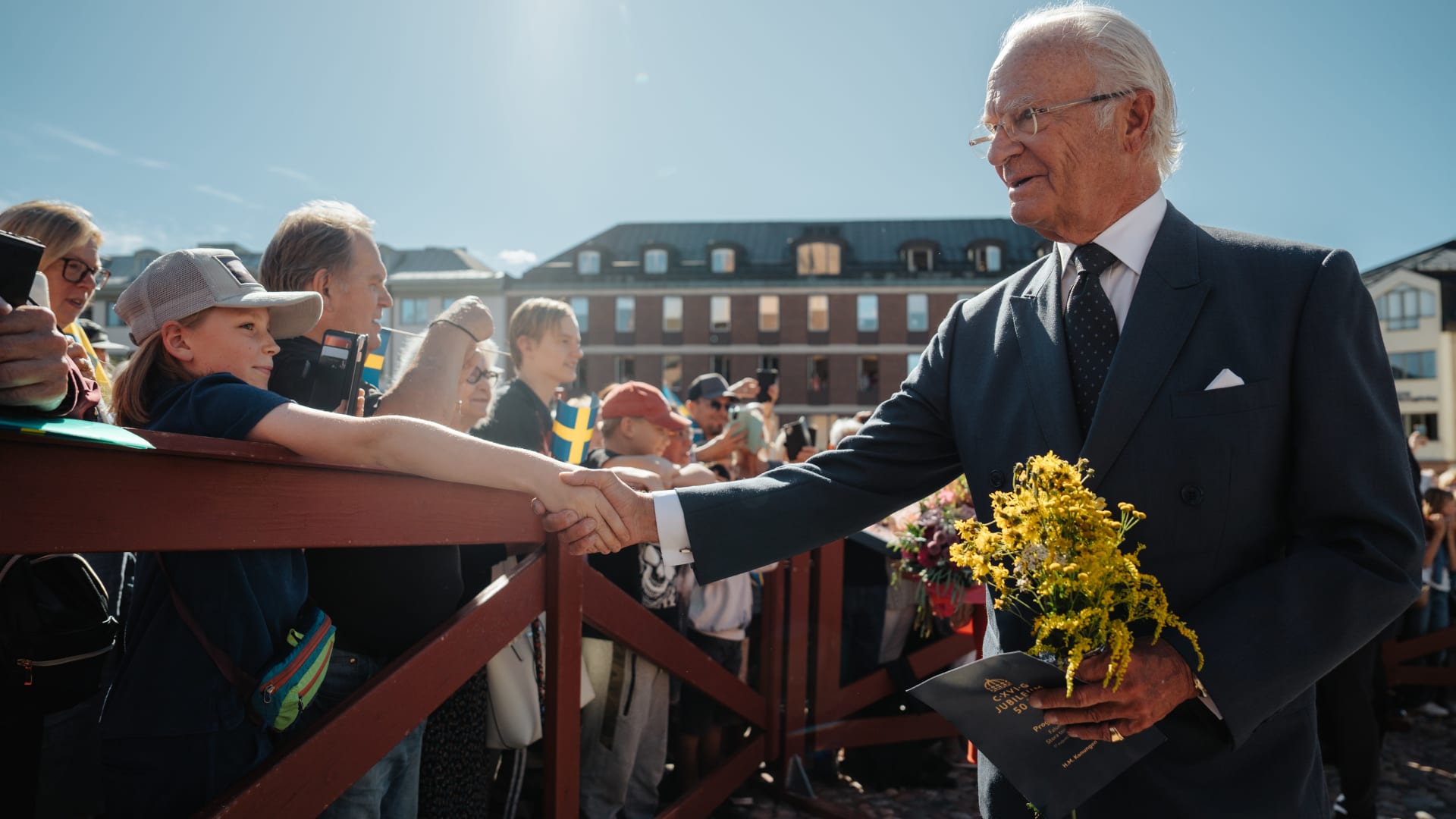 Ruotsin kuningas osallistuu vahdinvaihtoon | Yle Uutiset suora | Yle Areena