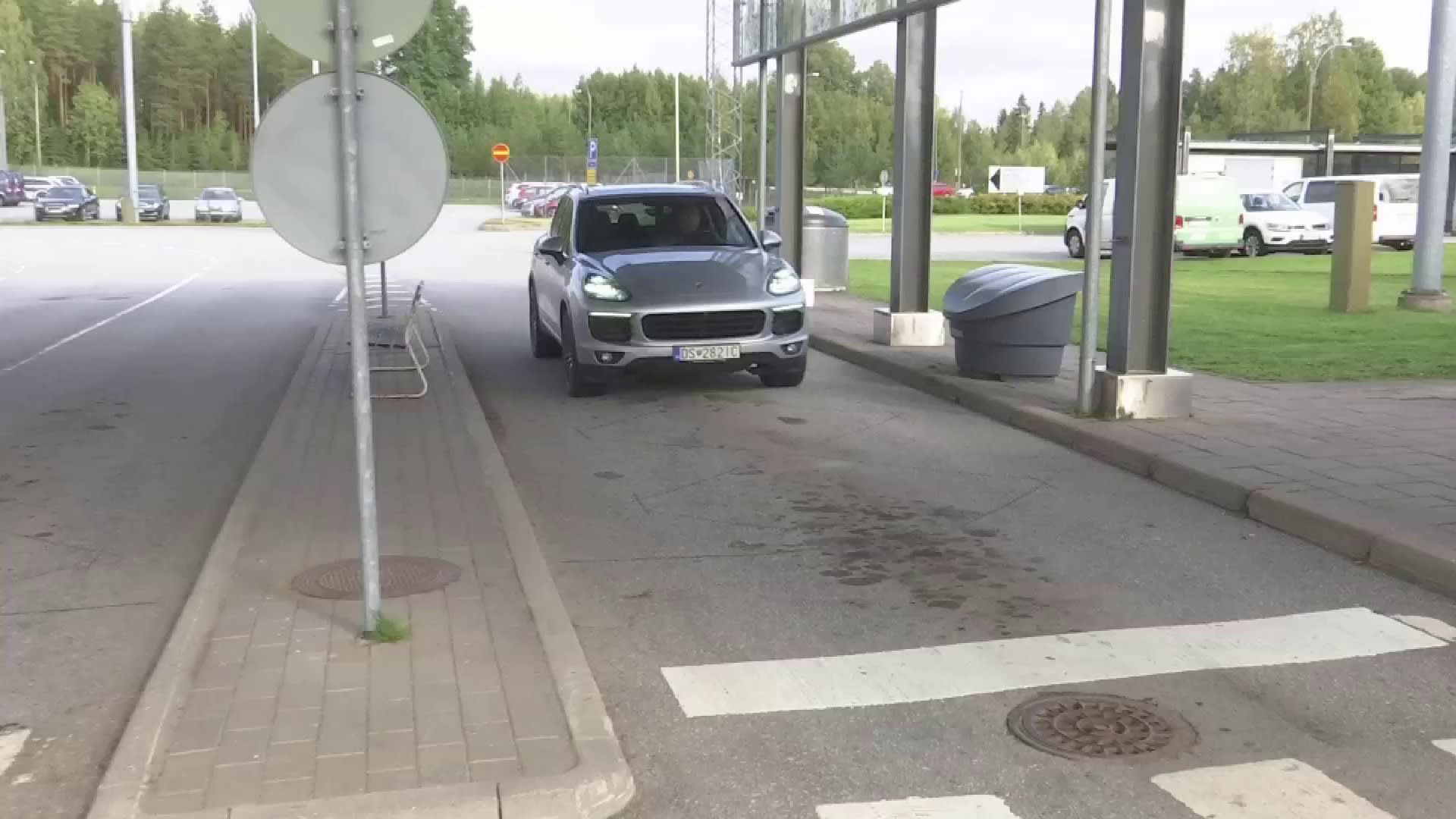 Venäläisiä autoja ei päästetä enää Suomeen | Yle Kaakkois-Suomen videot ...