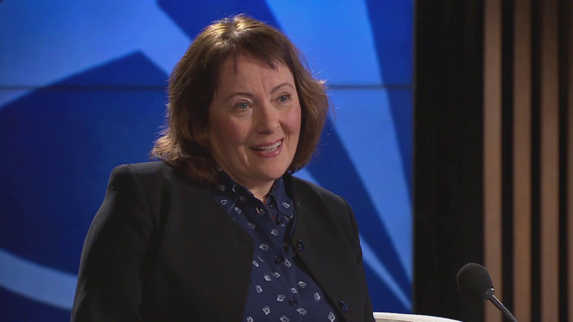 Tutkija Katalin Miklossy kommentoi Unkarin ja EU:n tulehtuneita välejä | Uutisvideot | Yle Areena