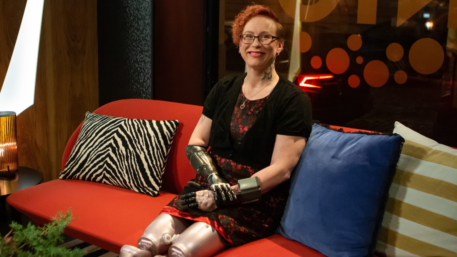 Arja Ahtaanluoma vaknade upp utan armar och ben | Efter Nio | Yle Arenan