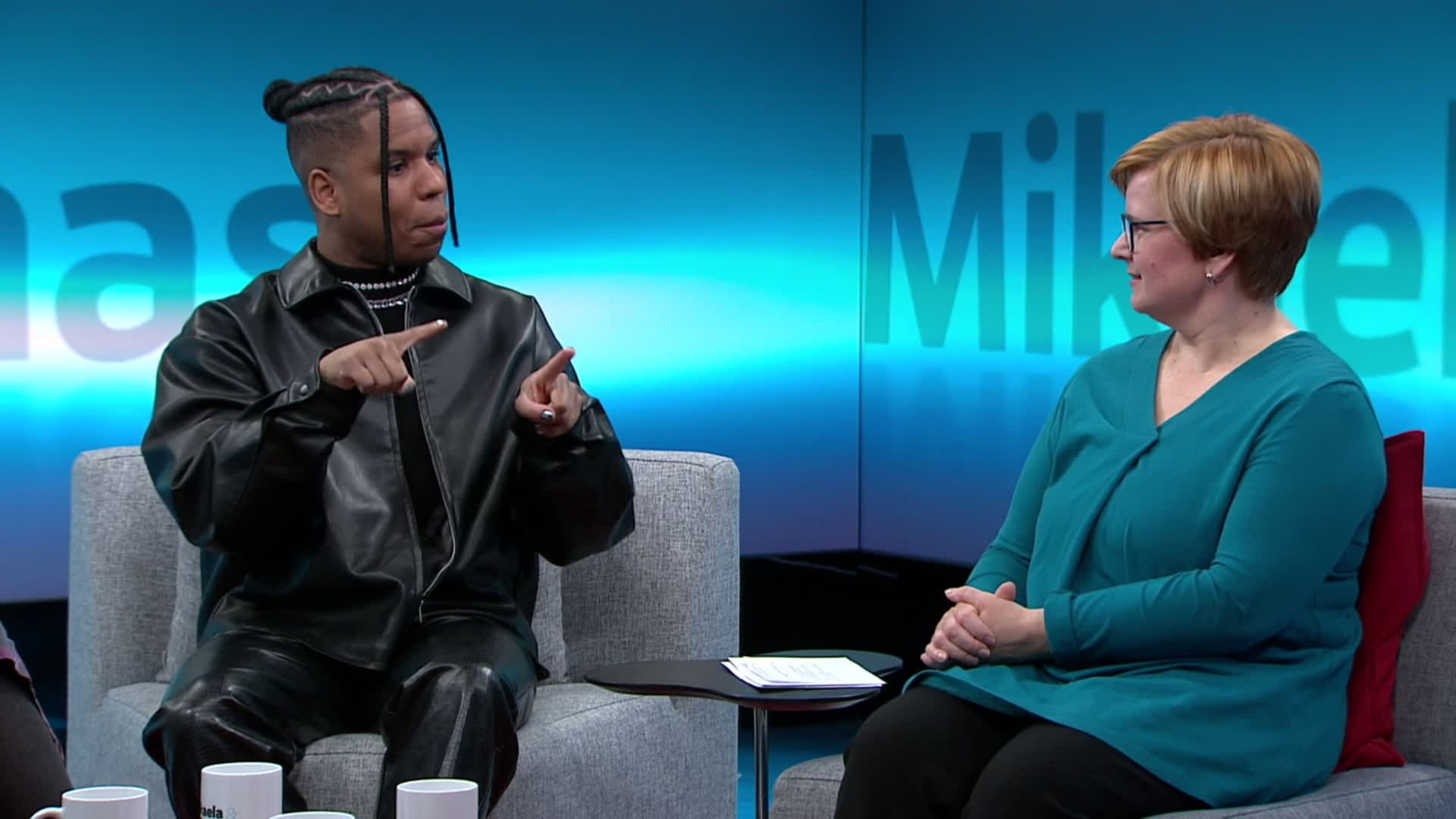 UMK toteutetaan jälleen viittomakielellä | Mikaela & Thomas | Yle Areena