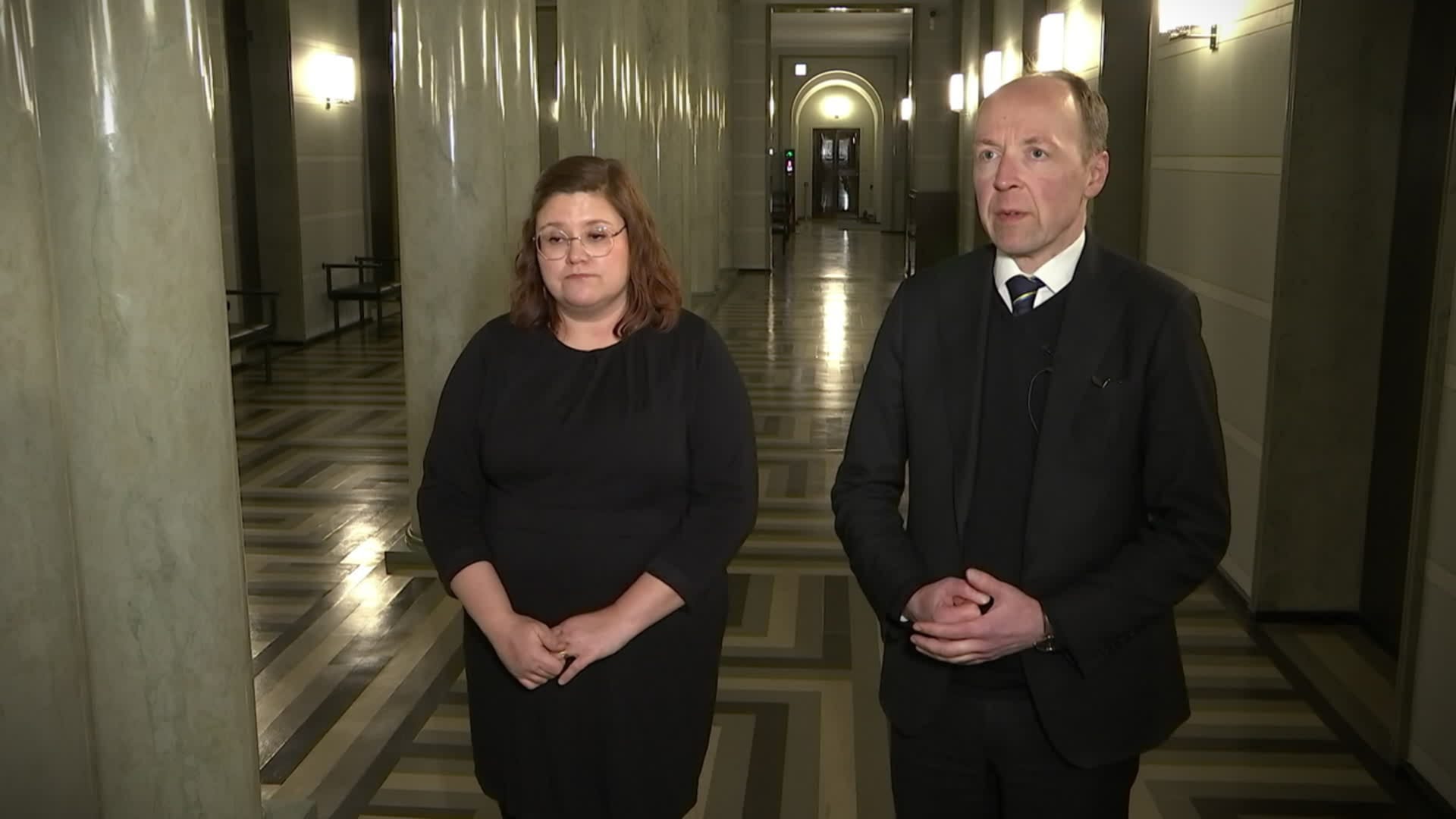 Viittomakielinen haastattelu: Perussuomalaisten ehdokas Jussi Halla-aho ...