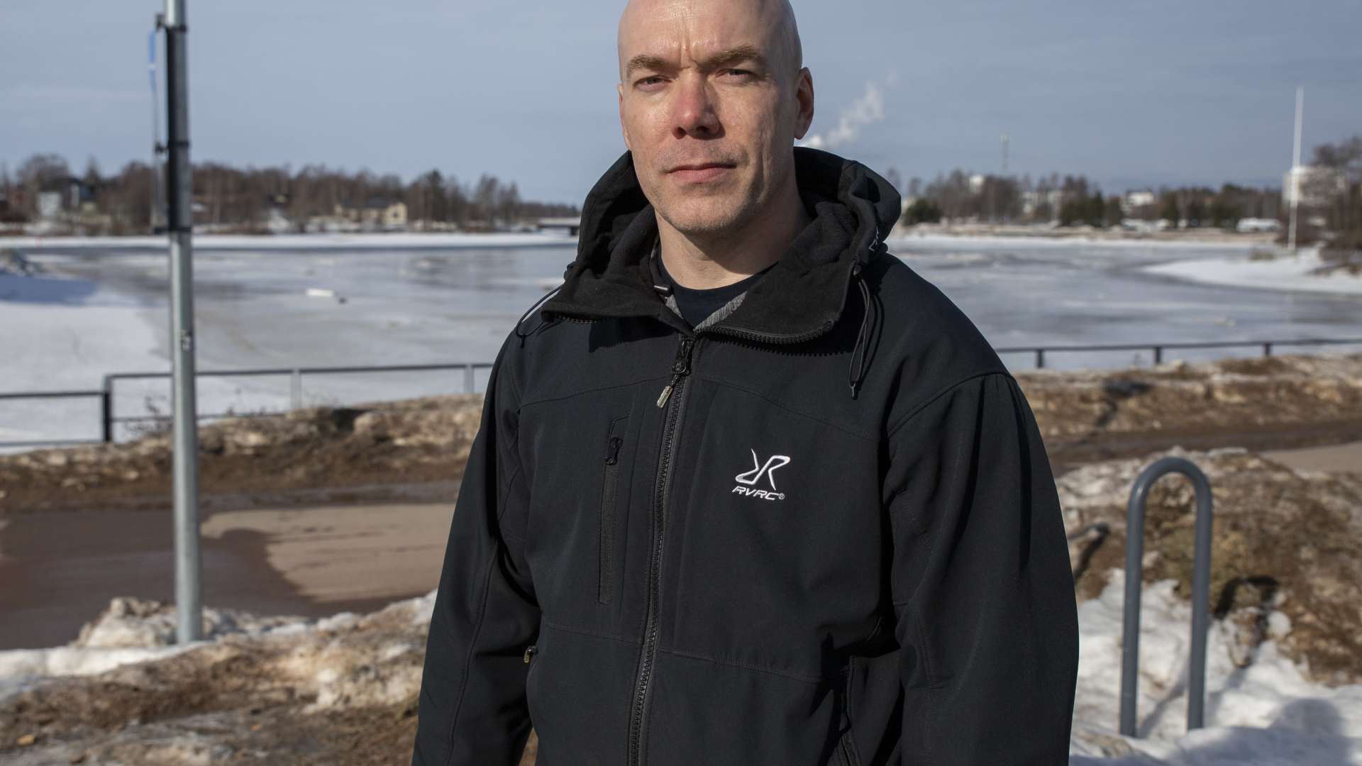 Palomies Petri Rautio kertoo, millaisia vaikeuksia minimimiehityksellä ...