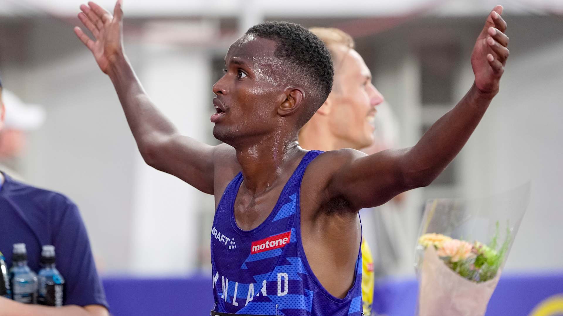 Mustafe Muuse kaatui miesten 10 000 metrillä | Yleisurheilun Ruotsi ...