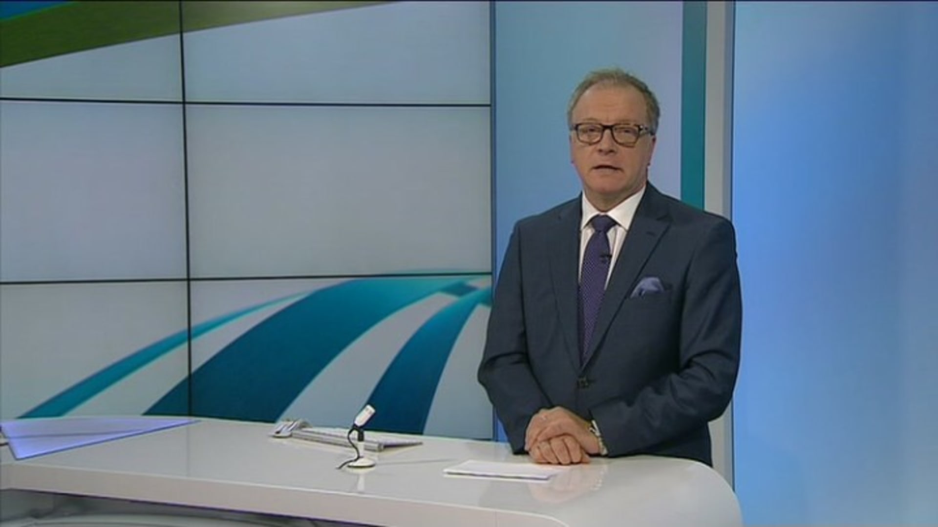 Jakso 1: Yle Uutisluokka: Matti Rönkä kertoo mikä on uutinen | Yle ...