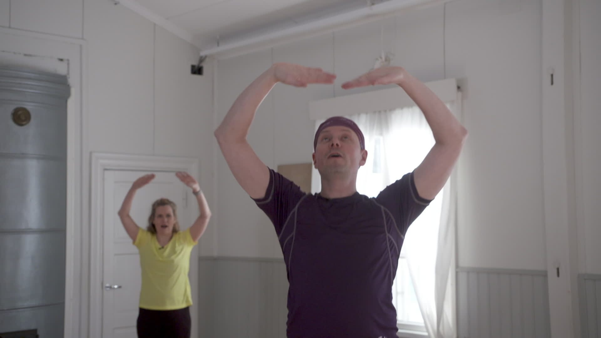 Rami Meling vetää virtuaalisia tanssitunteja, joissa yhdistyvät ...