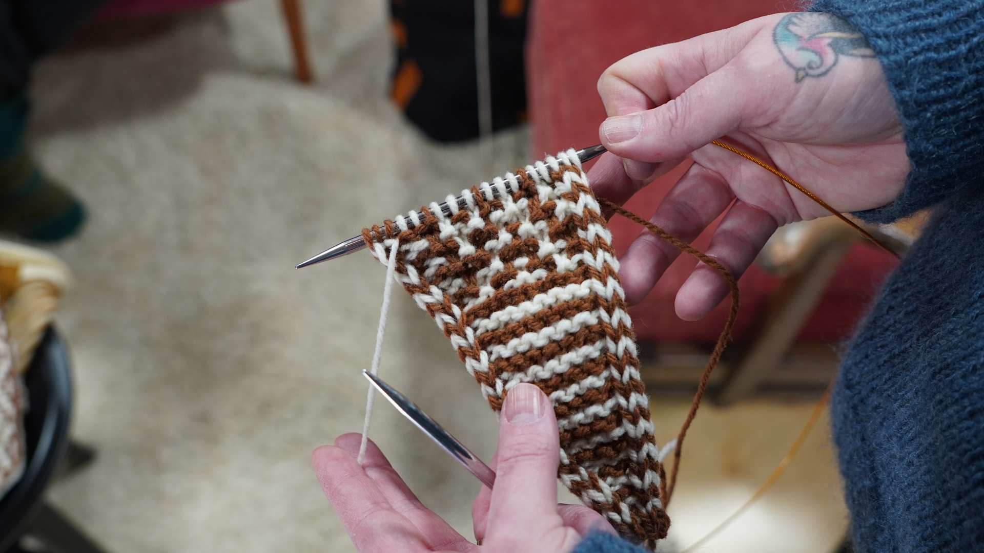 Näin neulot kuviota mosaiikkineuleeseen | Strömsö | Yle Areena