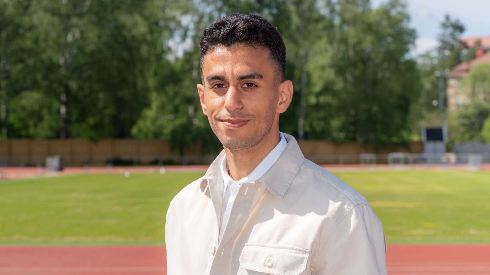 Jalkapalloerotuomari Mohammad Al-Emara kritisoi Jääkiekkoliiton ...