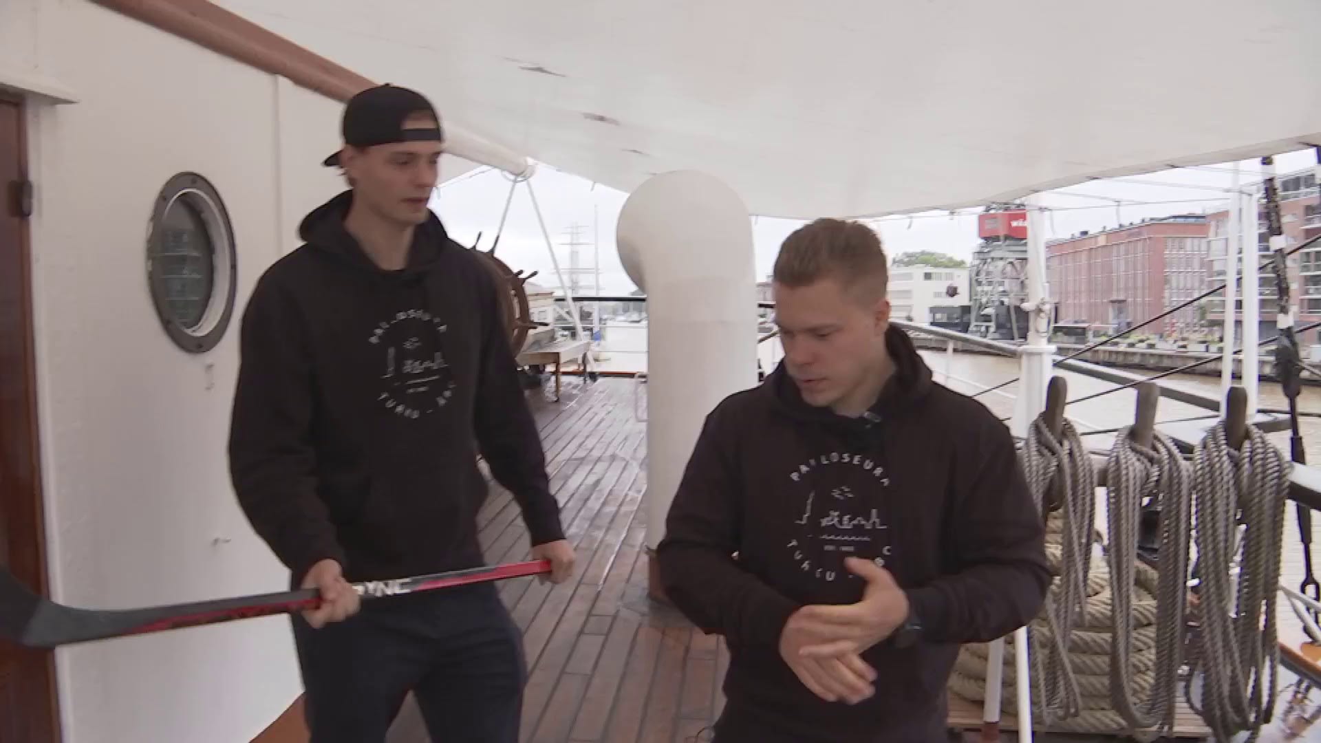 Markus Nurmi kuvailee, millainen isku kaukalossa sattuu ...