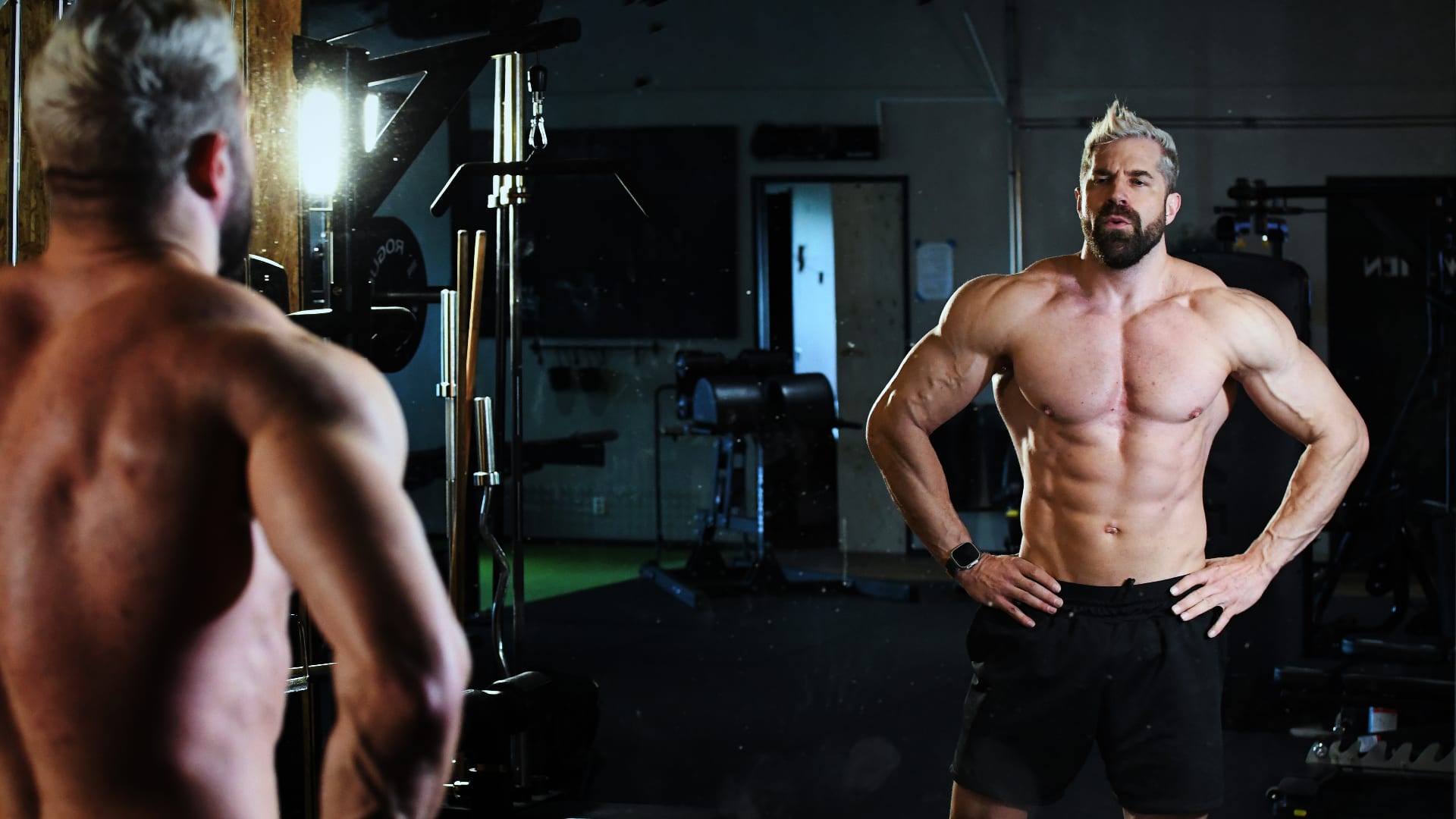 Hundra kilo muskler från Malax - när Andreas Hamberg visar upp sig på ...