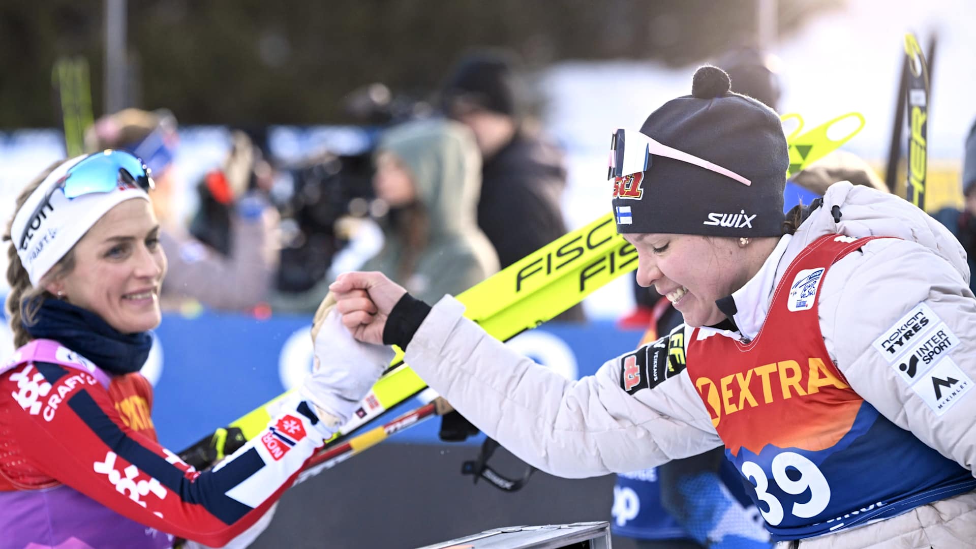 Therese Johaug kukisti Kerttu Niskasen | Världscupen på skidor | Yle Arenan