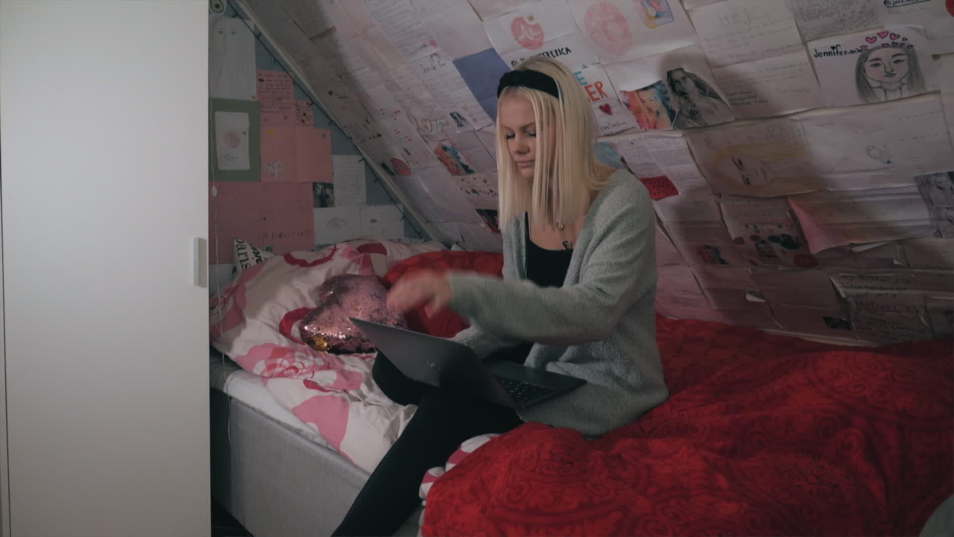 K1, J12: Verkkoviha | Jennifer Erica | Yle Areena