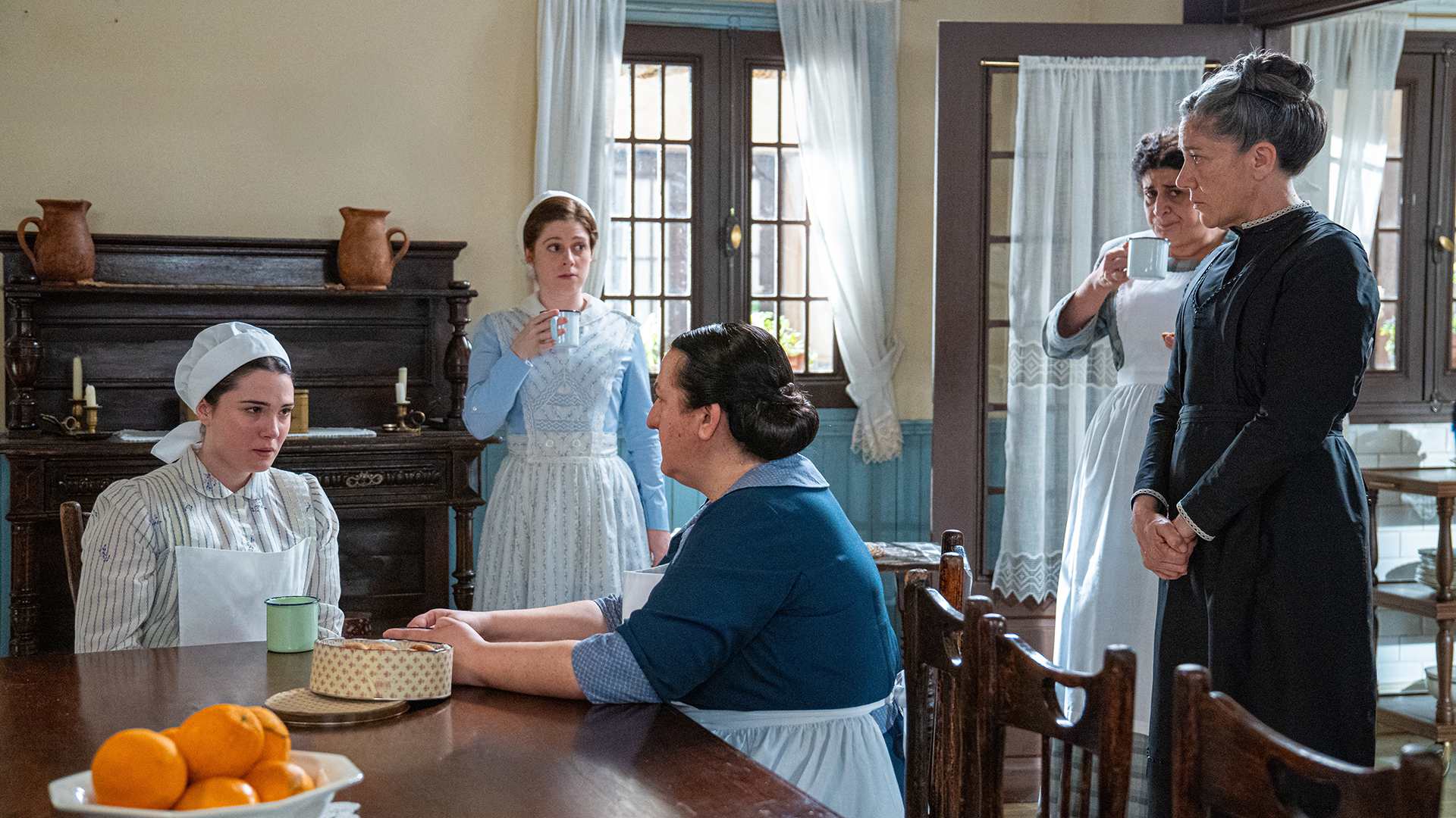 K3, J145: Eristyksissä | La Promesa - Salaisuuksien kartano | Yle Areena