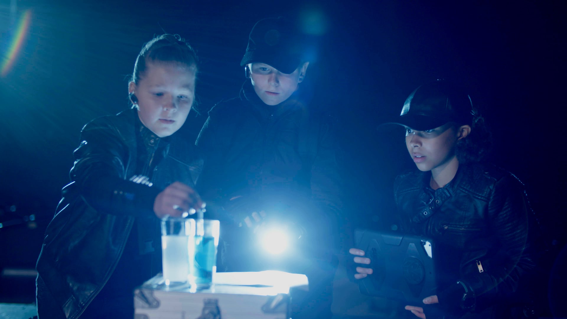 S1, A1: Arenabombaren | Agenterna | Yle Arenan