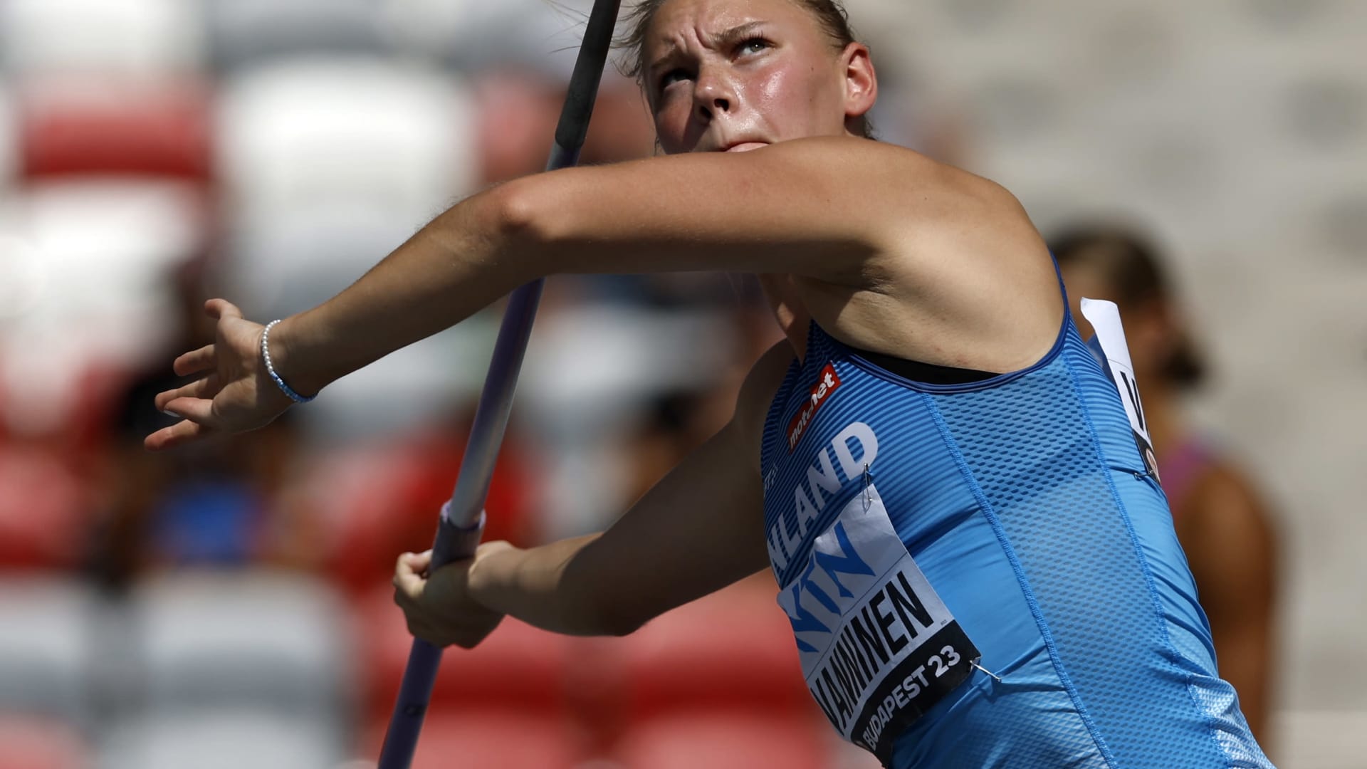 Saga Vanninen latasi huiman keihäskaaren | Yleisurheilun MM | Yle Areena