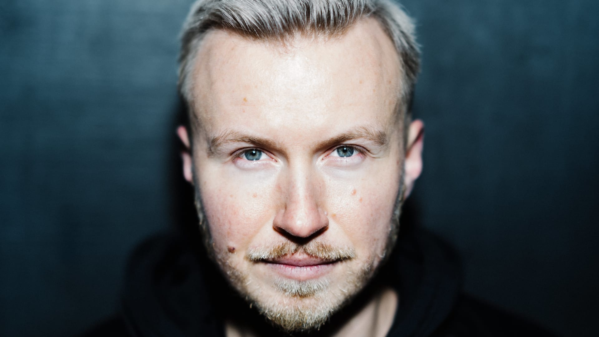 Äänitaituri Rudi Rok valloittaa maailmaa | Yle Uutisluokka Triplet ...