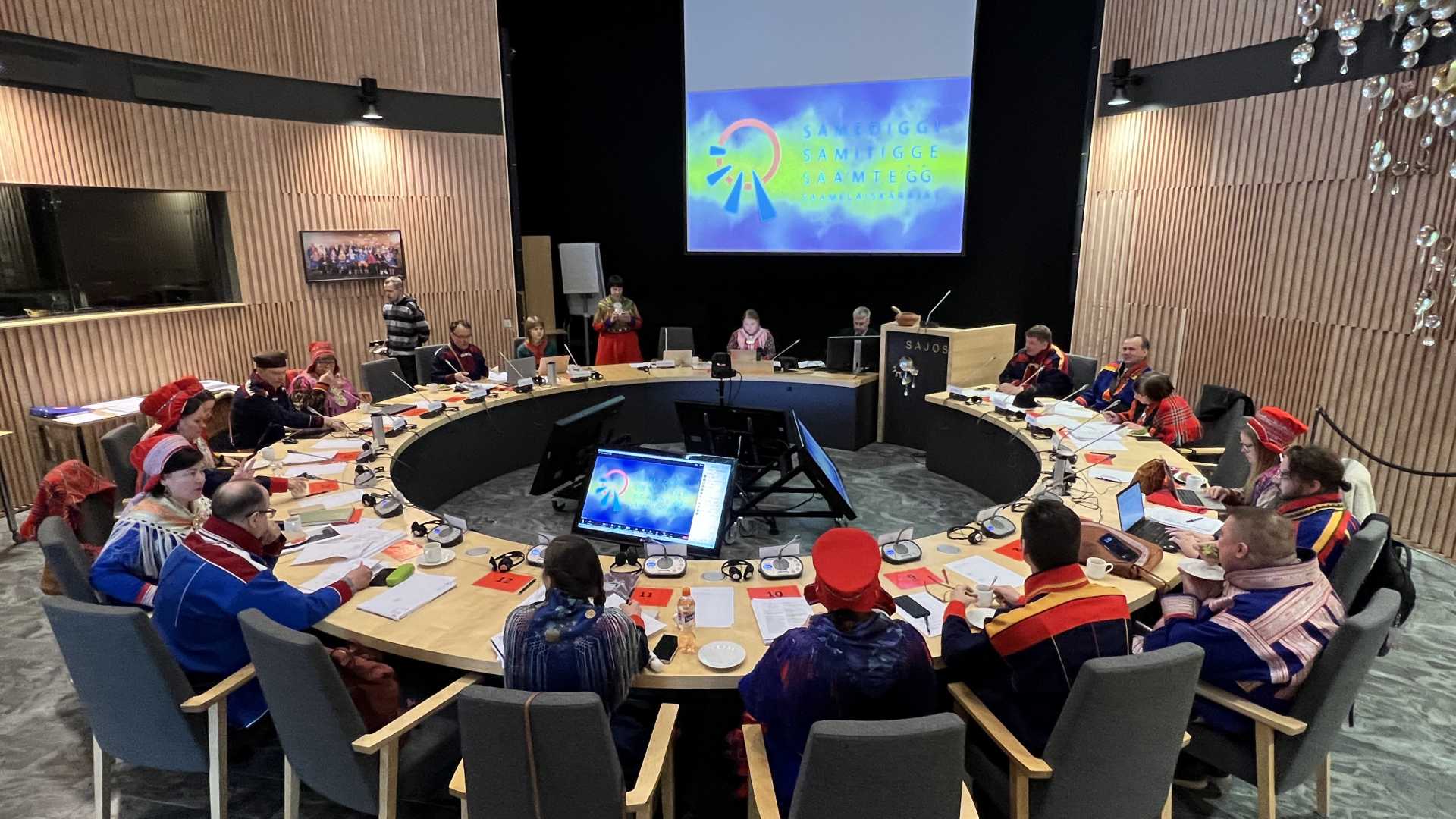 Sámediggepolitihkkarat eai doarjjo válgaboikohta | Yle Säämi videoh ...