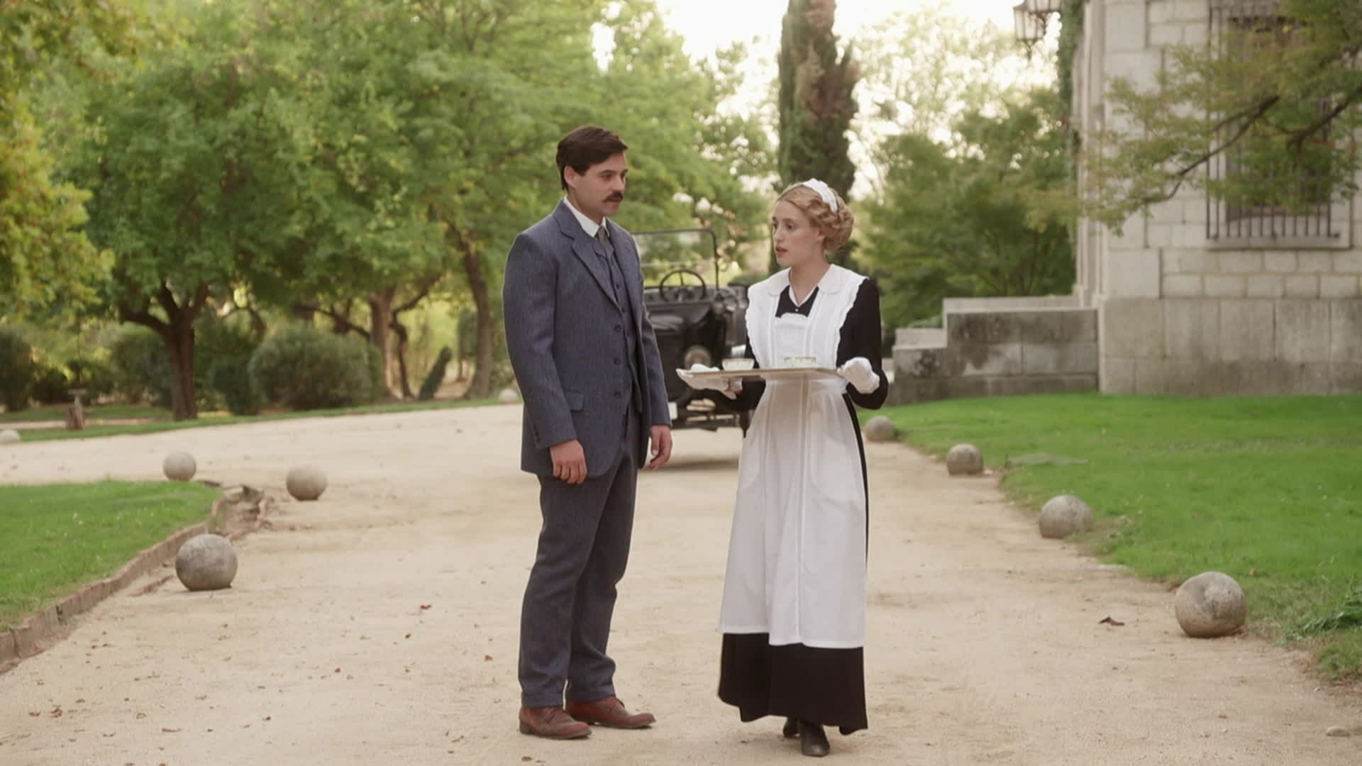 K1, J24: Piilossa katseilta | La Promesa - Salaisuuksien kartano | Yle ...